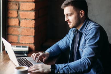 How to List Contract Work on a Resume (Guide & Examples)