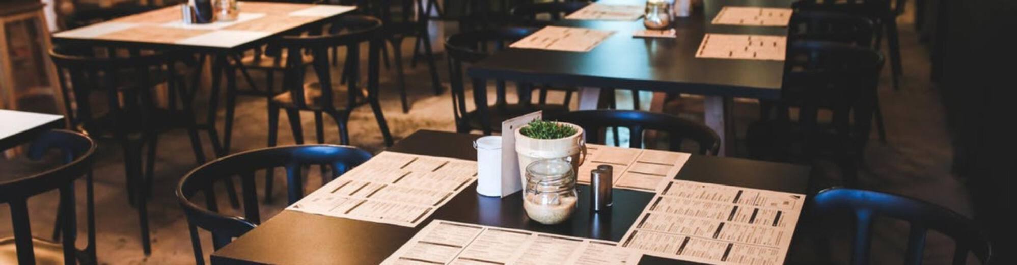 Hostess Resume Examples & Job Description [+Host Skills]