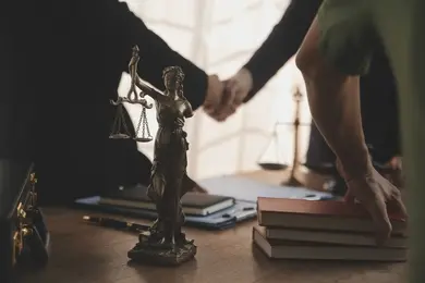 10 Lawyer Skills & How to Develop Them