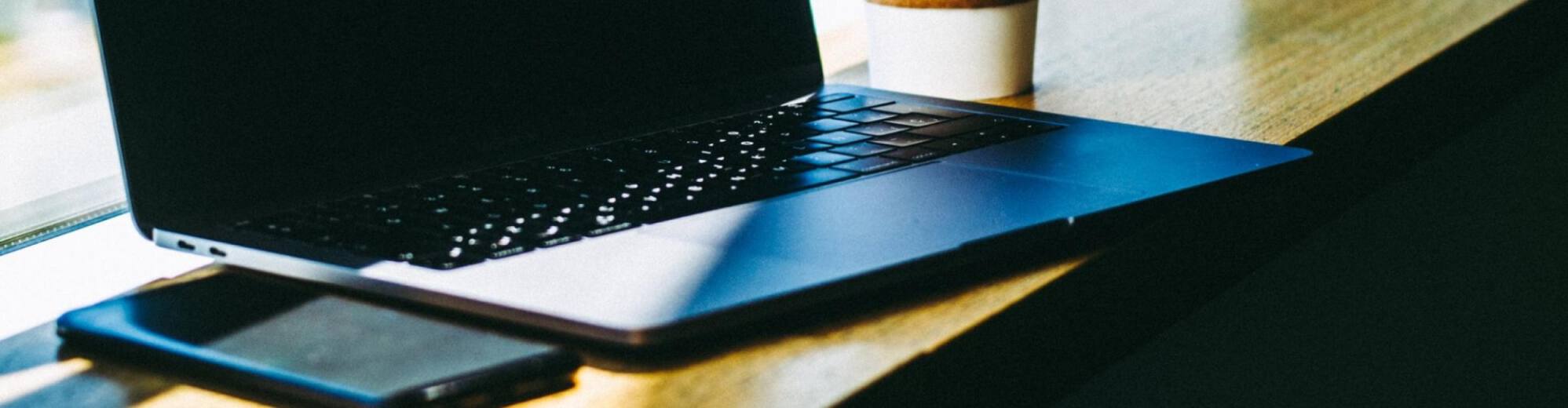 Como colocar LinkedIn no currículo profissional: exemplo