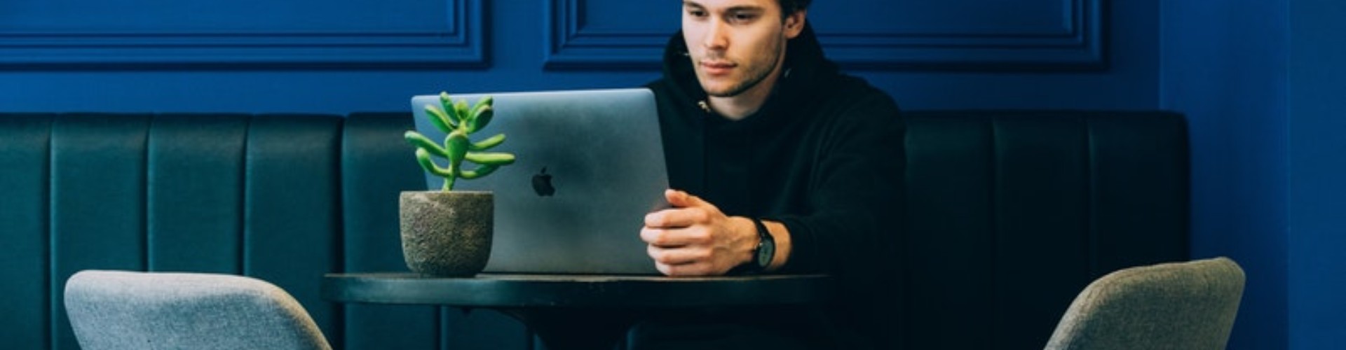 How to Make a Resume That Stands Out: Examples & Tips