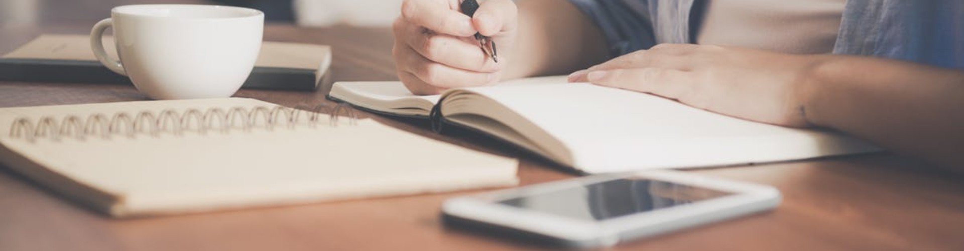 Resident Assistant or Advisor Resume Examples (+ RA Skills)