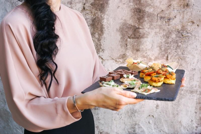 Waitress Resume Examples, Skill List, and How-To Guide