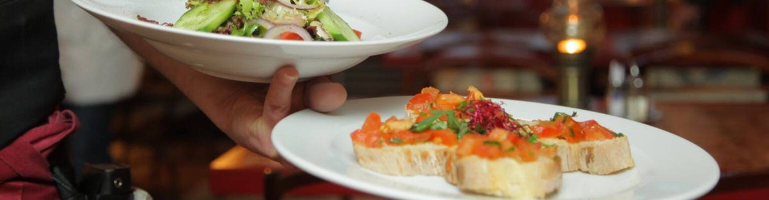 Restaurant Server Job Description (Sample for 2023)